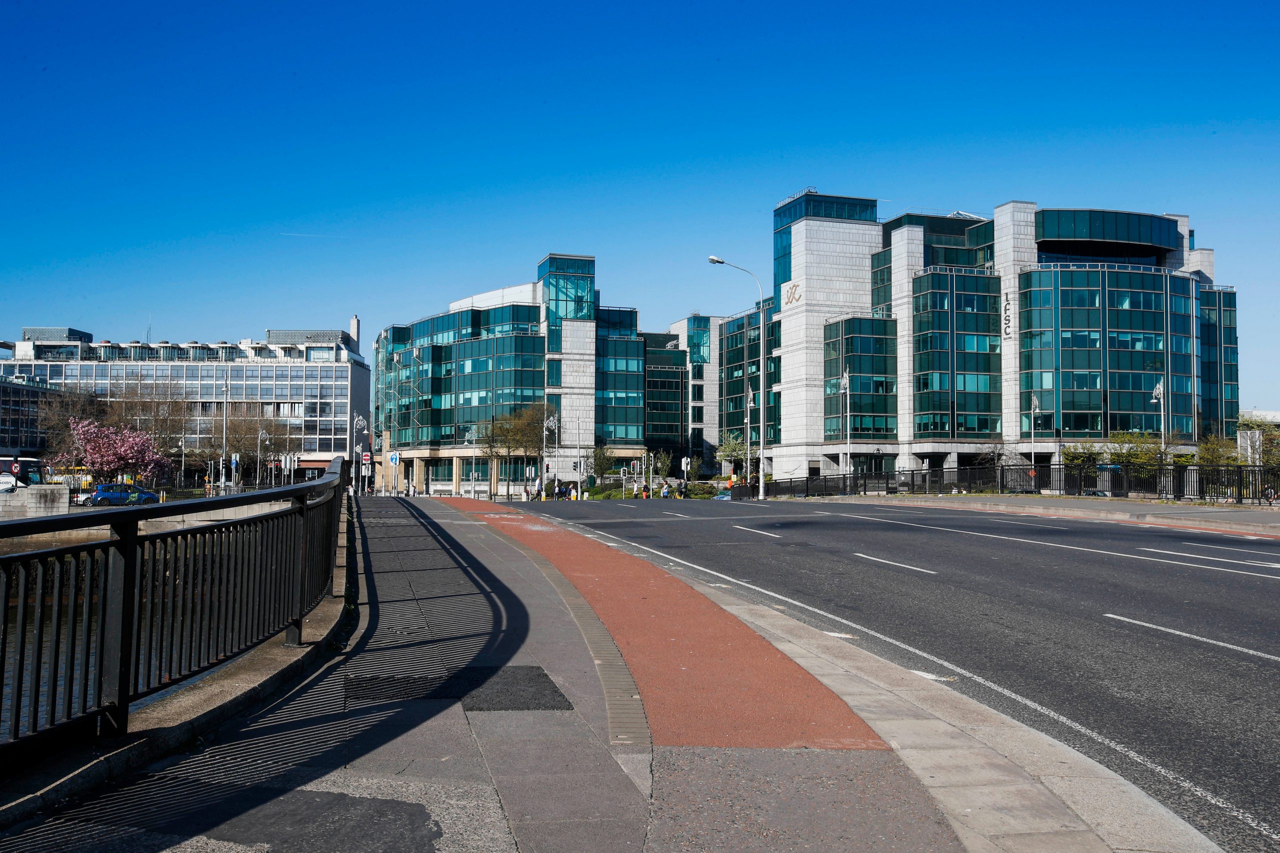 Matt Talbot Bridge (Droichead Cuimhneacháin an Talbóidigh) – Dublin ...